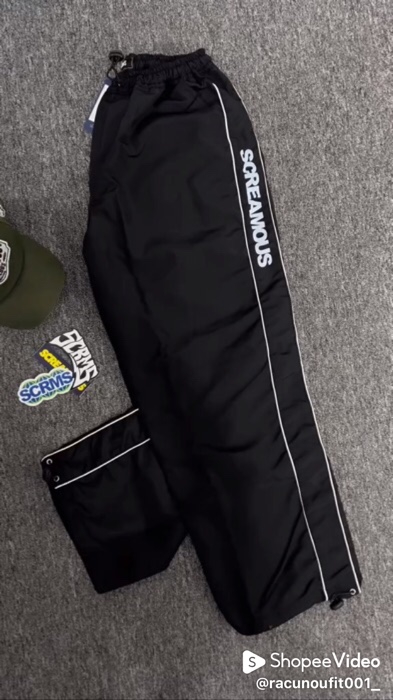 Yang kemarin kehabisan sekarang ready banyak nih celana Track pants ...